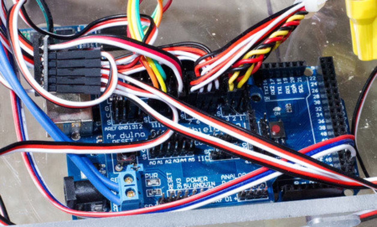 The ClearWalker comes to life via Arduino and Bluetooth control ...